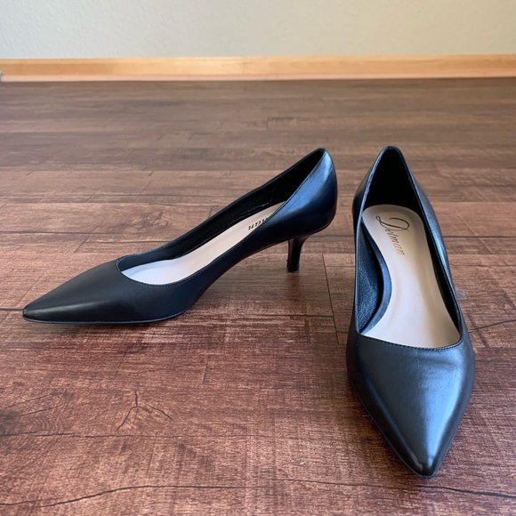 Delman | Shoes | Delman Made In Italy 65m Pointed Toe Kitten Heels ...